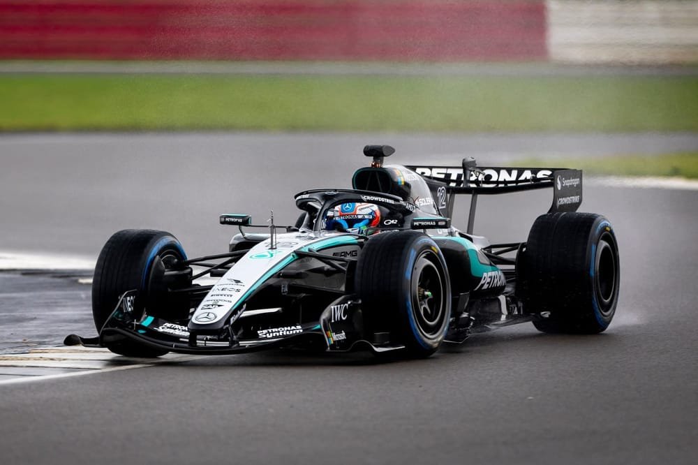 Mercedes apresenta o W17, carro da equipe para a temporada 2026 da ...